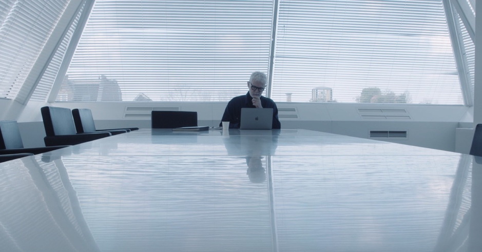 White Balls On Walls – De DocUpdate