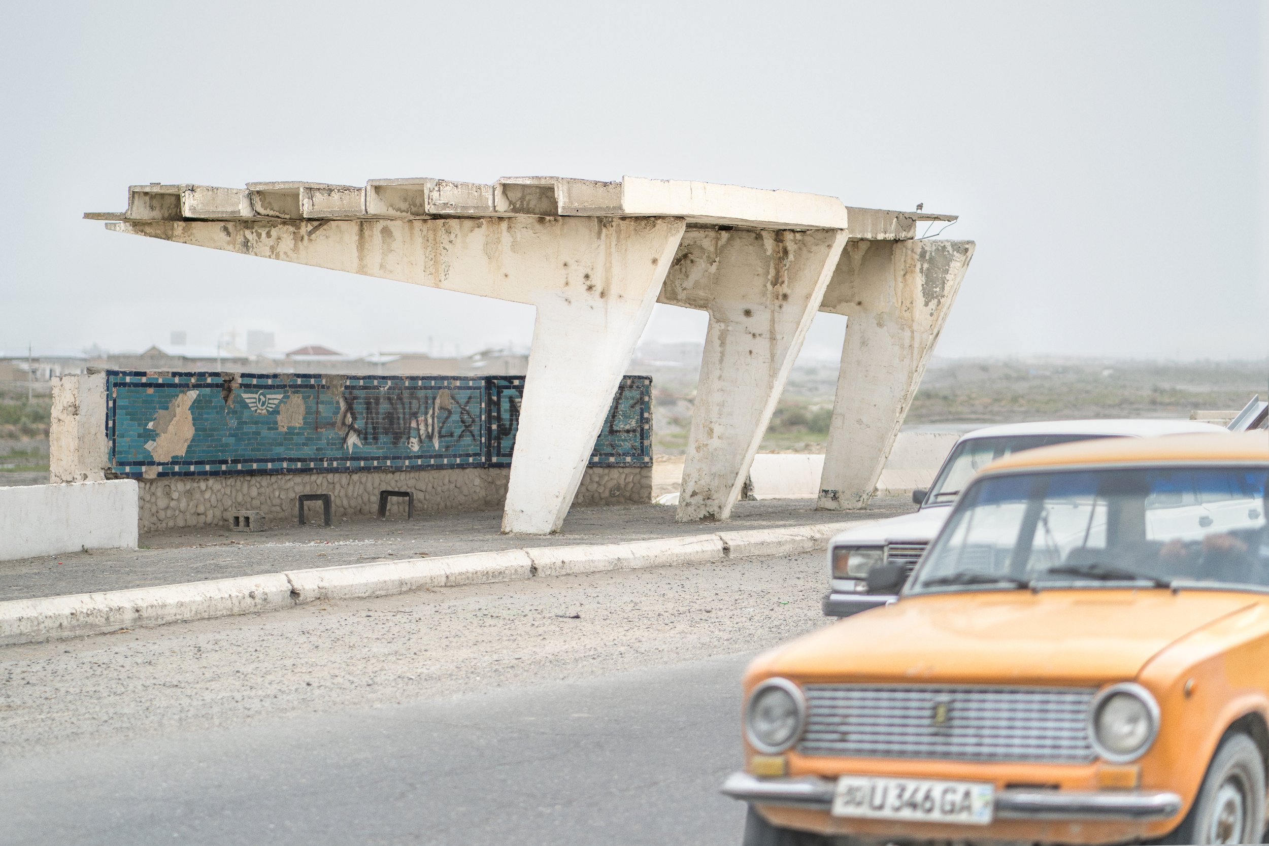 Soviet Bus Stops – De DocUpdate